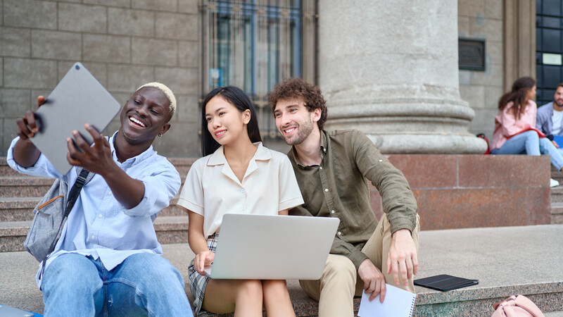 Top Reasons You Should Live Off-Campus While Attending College - Your ...